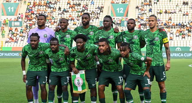 Super Eagles finally arrive Uyo for crucial World Cup qualifier against ...